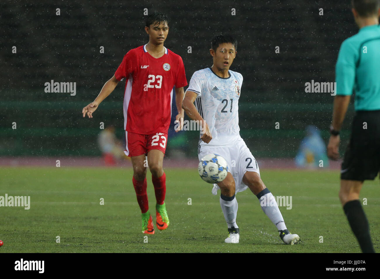 Phnom Penh, Cambodia. 19th July, 2017. Javier Gayoso (PHI), Hiroki Ito ...