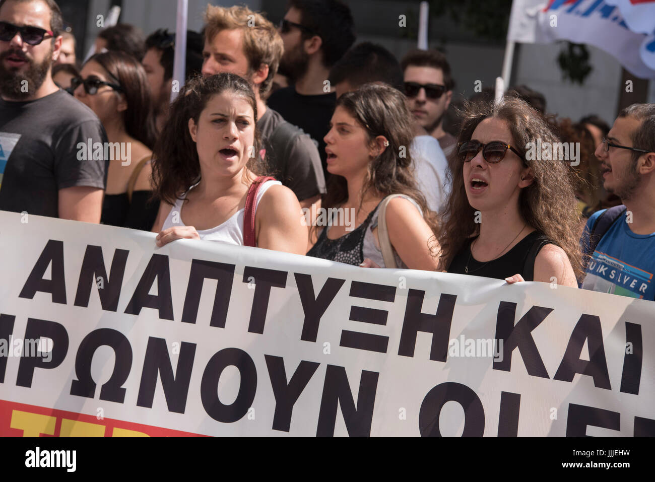 Protesters shouting at each other hi-res stock photography and images ...