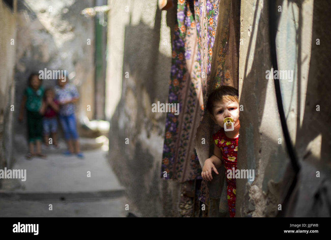 Gaza City, The Gaza Strip, Palestine. 20th July, 2017. A Palestinian ...