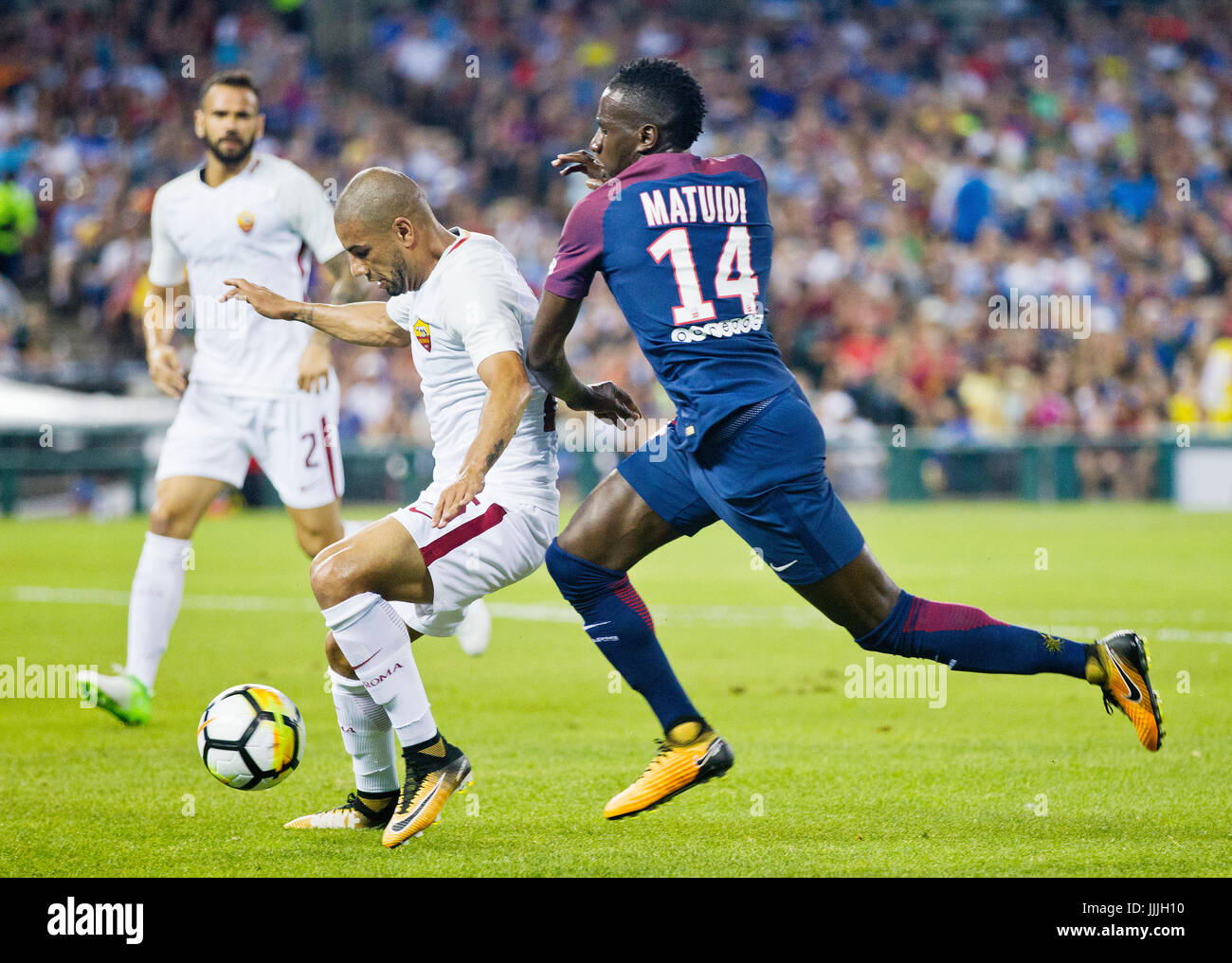 Detroit, USA. 19th Jul, 2017. AS Roma defender Bruno Peres (25) shields ...