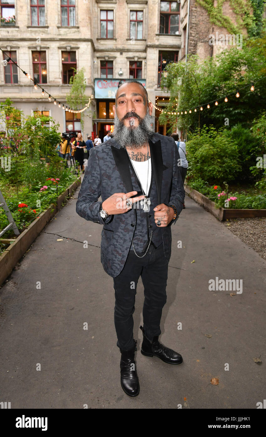 Berlin, Germany. 20th July, 2017. DJ Senay Gueler arrives to Clarchens ...