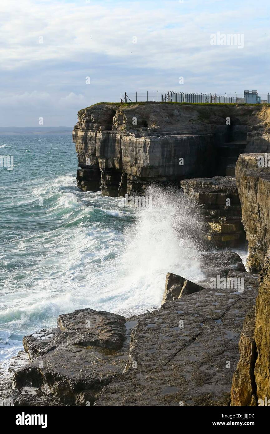 Portland Bill, Dorset, UK. 20th June, 2017. UK Weather. Waves splash up ...