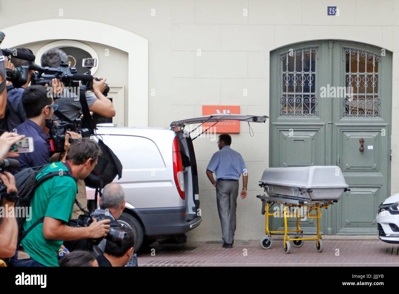 Exhumation of Salvador Dalí corpse at the Salvador Dali Theater Museum ...