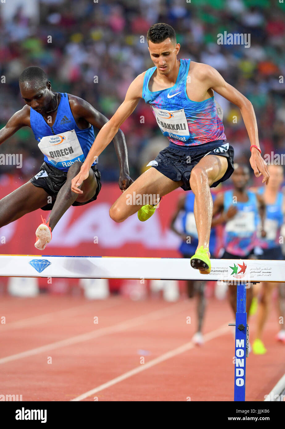 Soufiane El Bakkali (MAR) defeats Jairus Birech (KEN) to win the ...