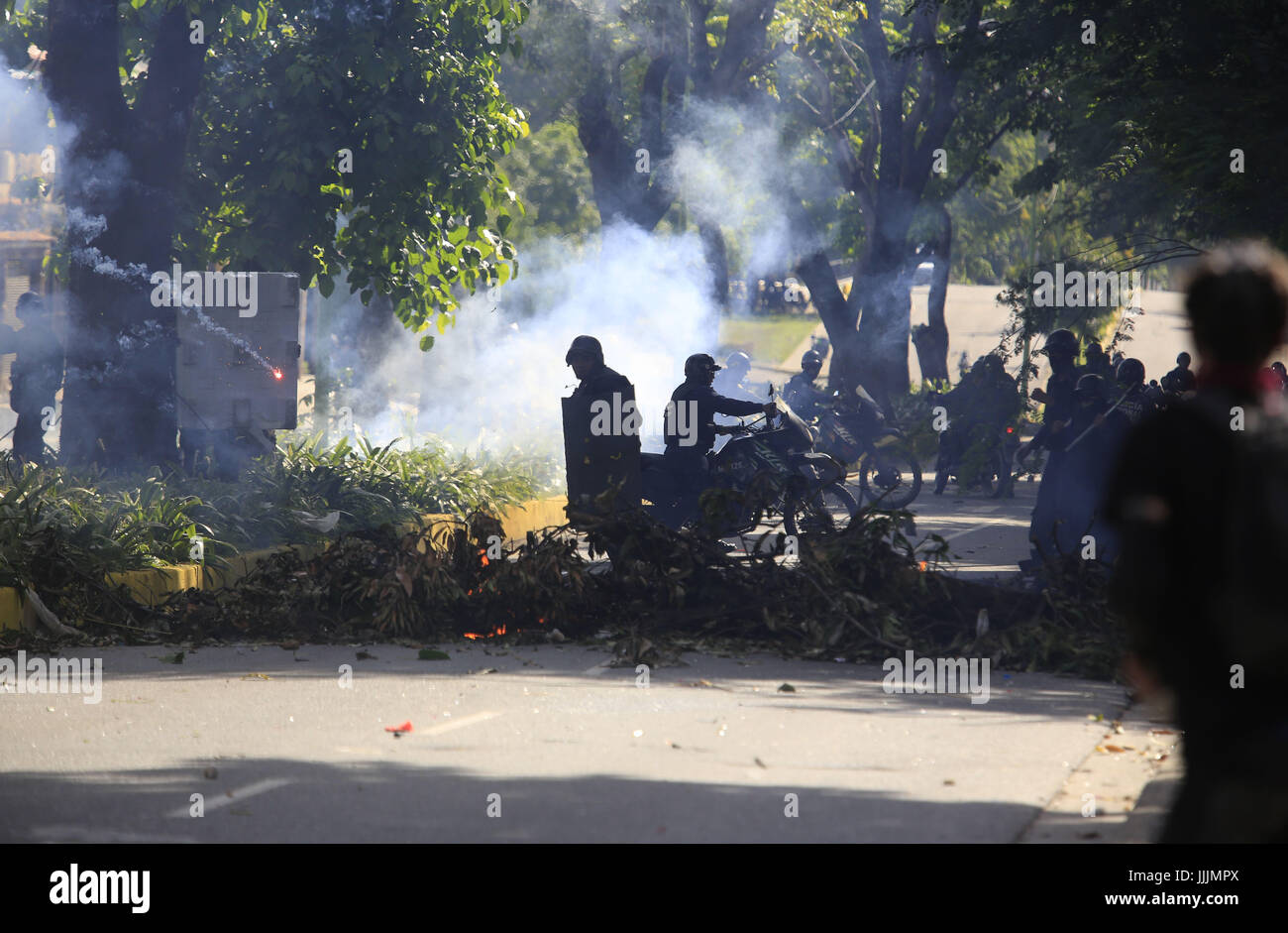 Valencia, Carabobo, Venezuela. 20th July, 2017. The civilian strike ...