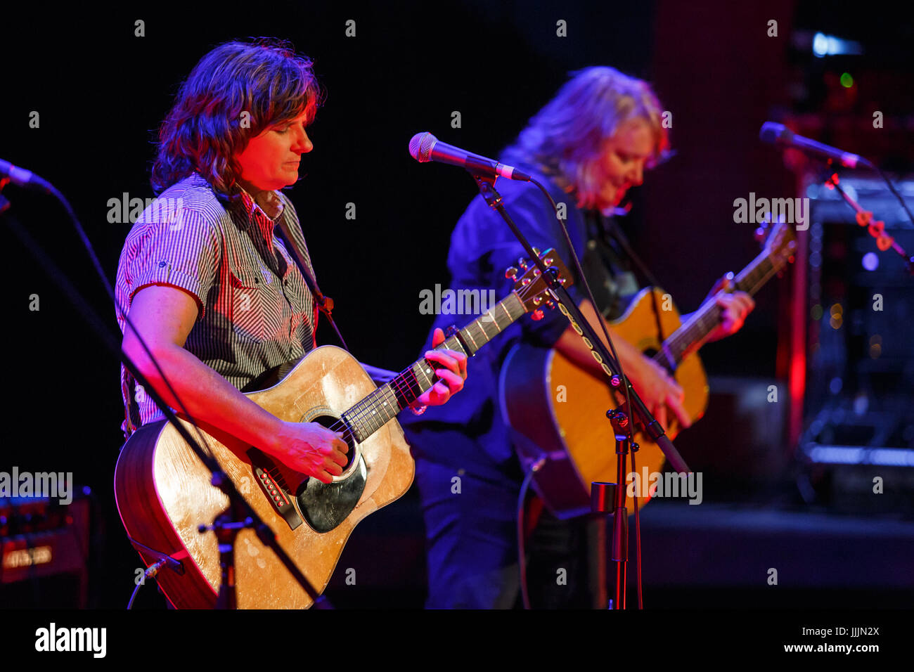 Amy ray and emily saliers hi-res stock photography and images - Alamy
