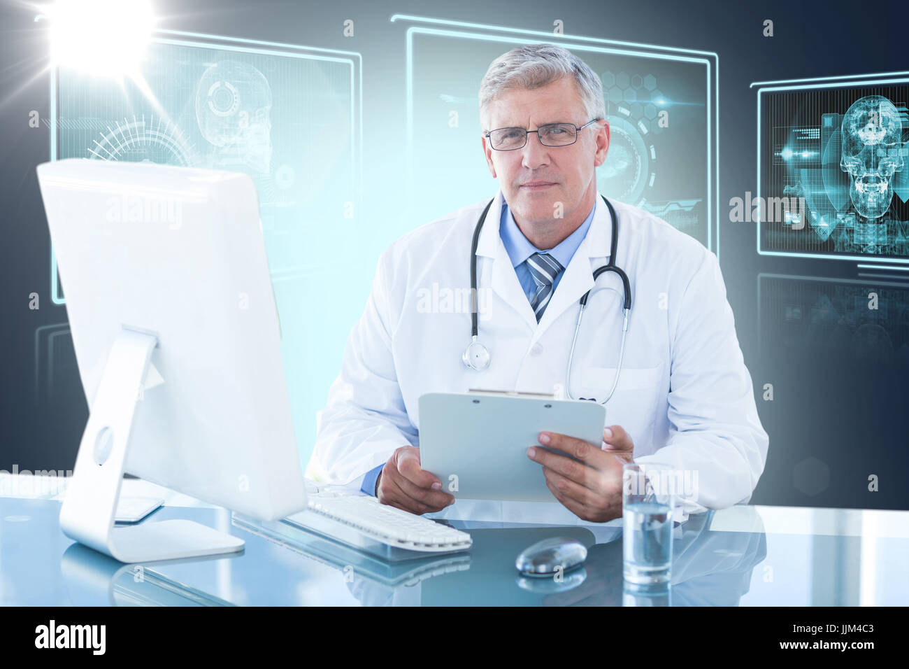 Doctor computer monitor hi-res stock photography and images - Alamy