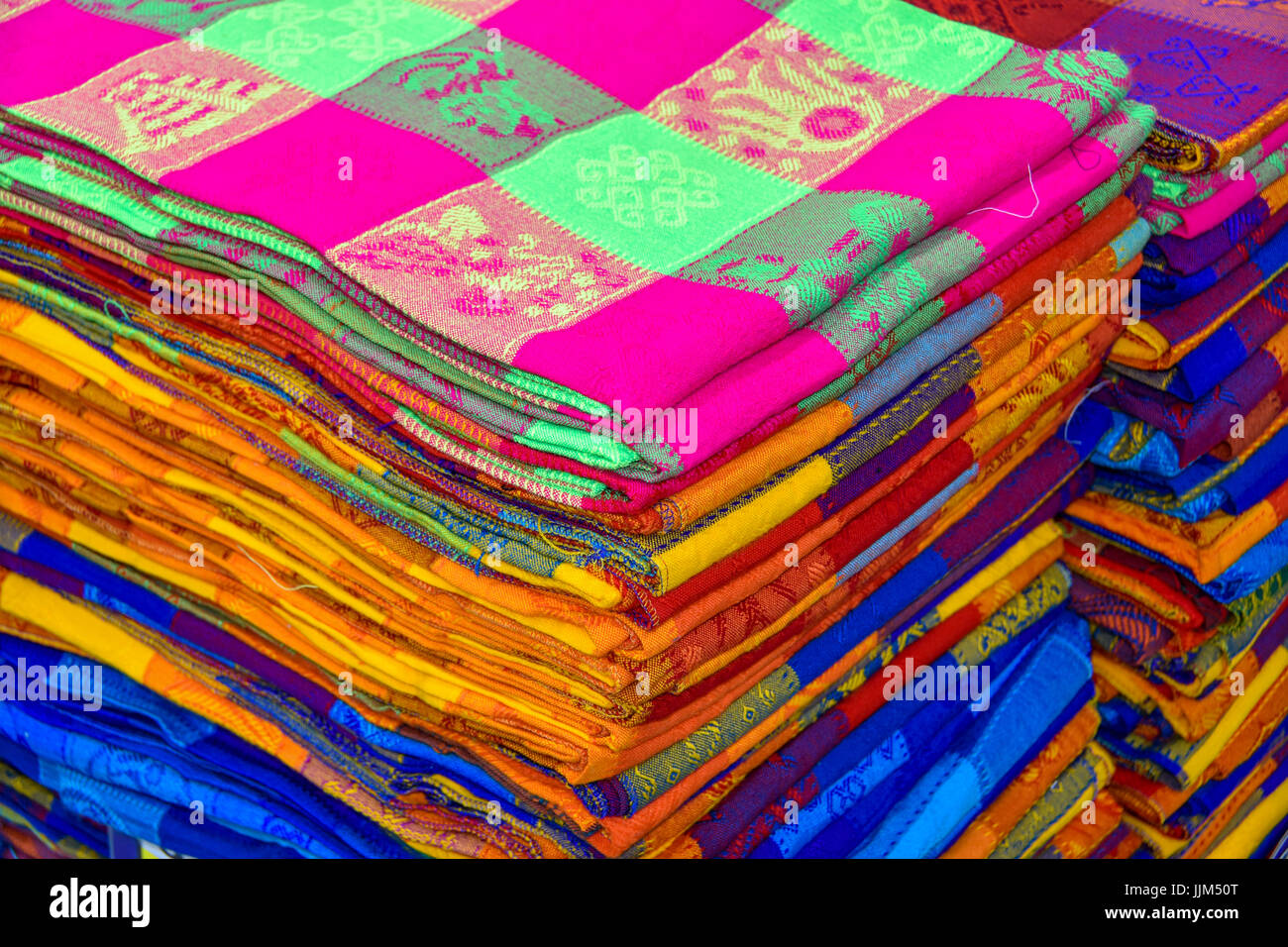 Traditional guatemalan weaving hi-res stock photography and images - Alamy