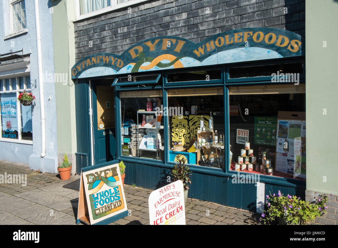 Machynlleth shops hi-res stock photography and images - Alamy