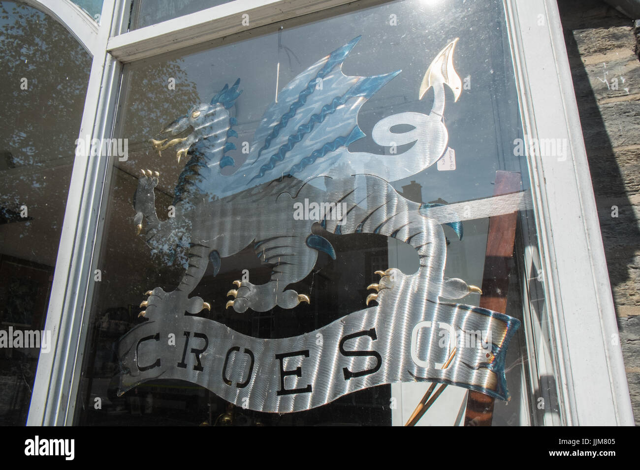 Welsh dragon sign hi-res stock photography and images - Alamy