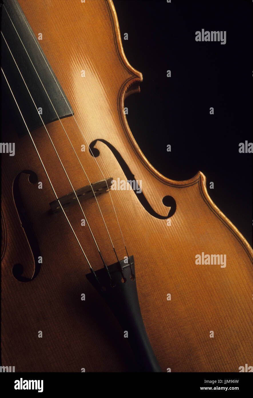 Wooden violins hi-res stock photography and images - Alamy