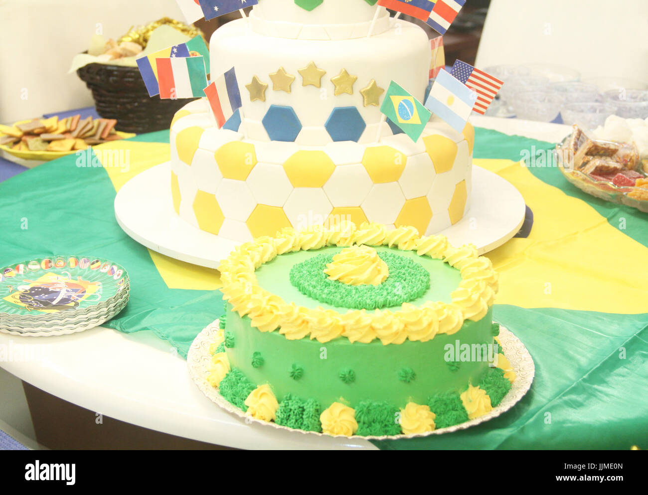 Flag cake brazil hi-res stock photography and images - Alamy