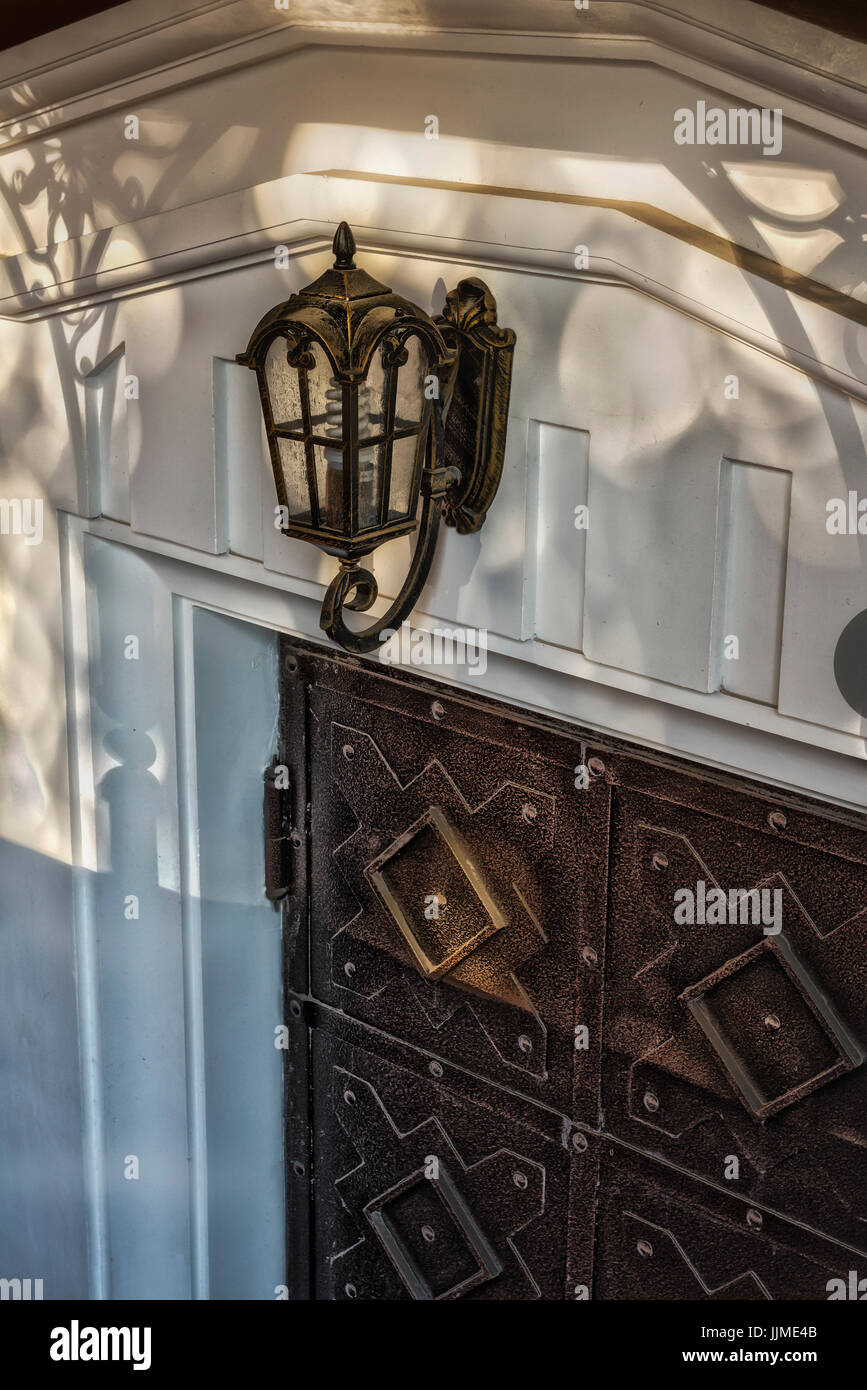 Lantern above door hi-res stock photography and images - Alamy