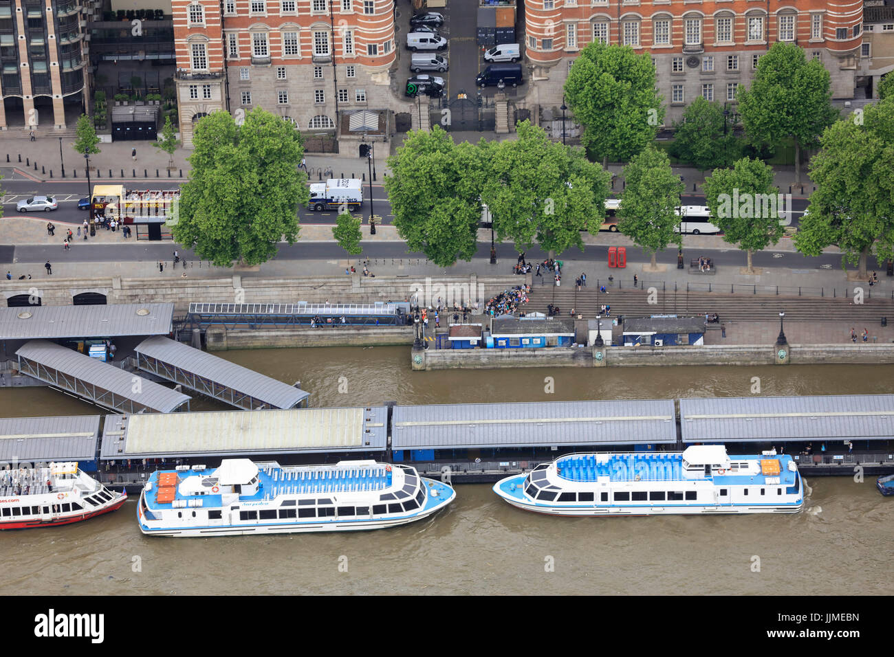 Victoria embankment hi-res stock photography and images - Alamy