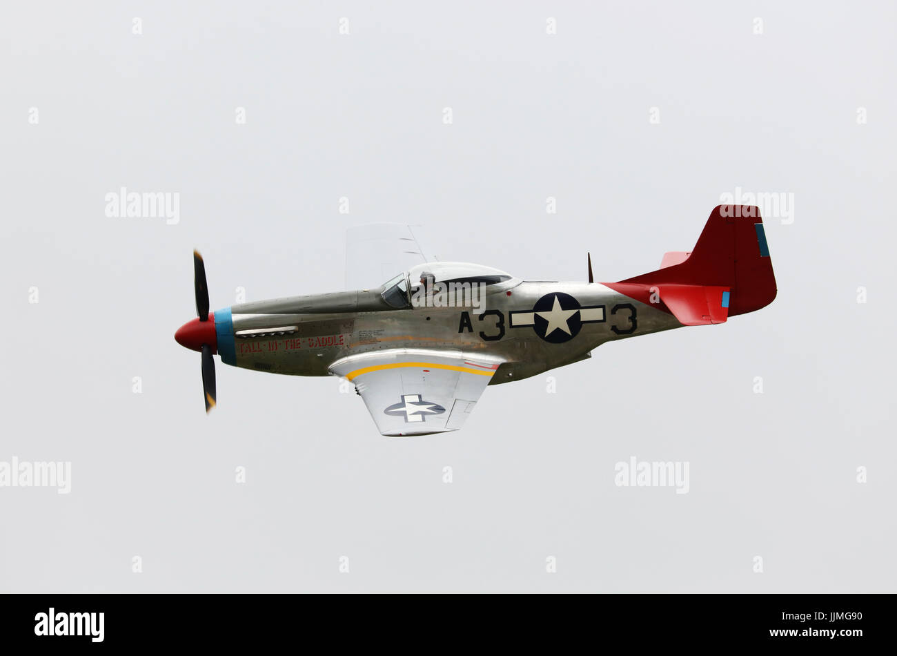 P51d mustang aircraft in flight hi-res stock photography and images - Alamy