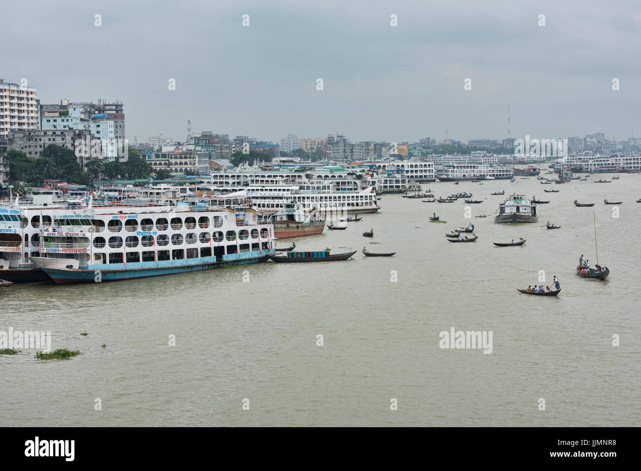 View of the Buriganga River, Dhaka, Bangladesh Stock Photo - Alamy