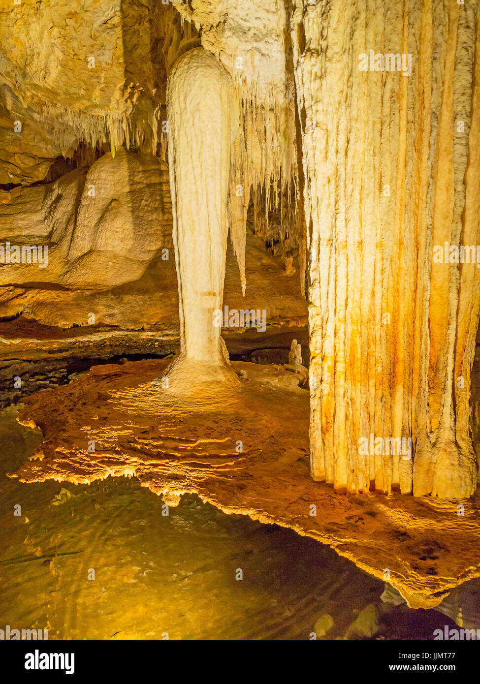 LAKE CAVE, WESTERN AUSTRALIA - JULY 7, 2017: The 'Suspended Table ...