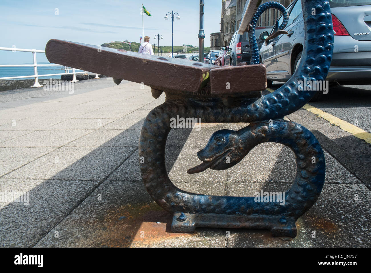 Snake bench hi-res stock photography and images - Alamy