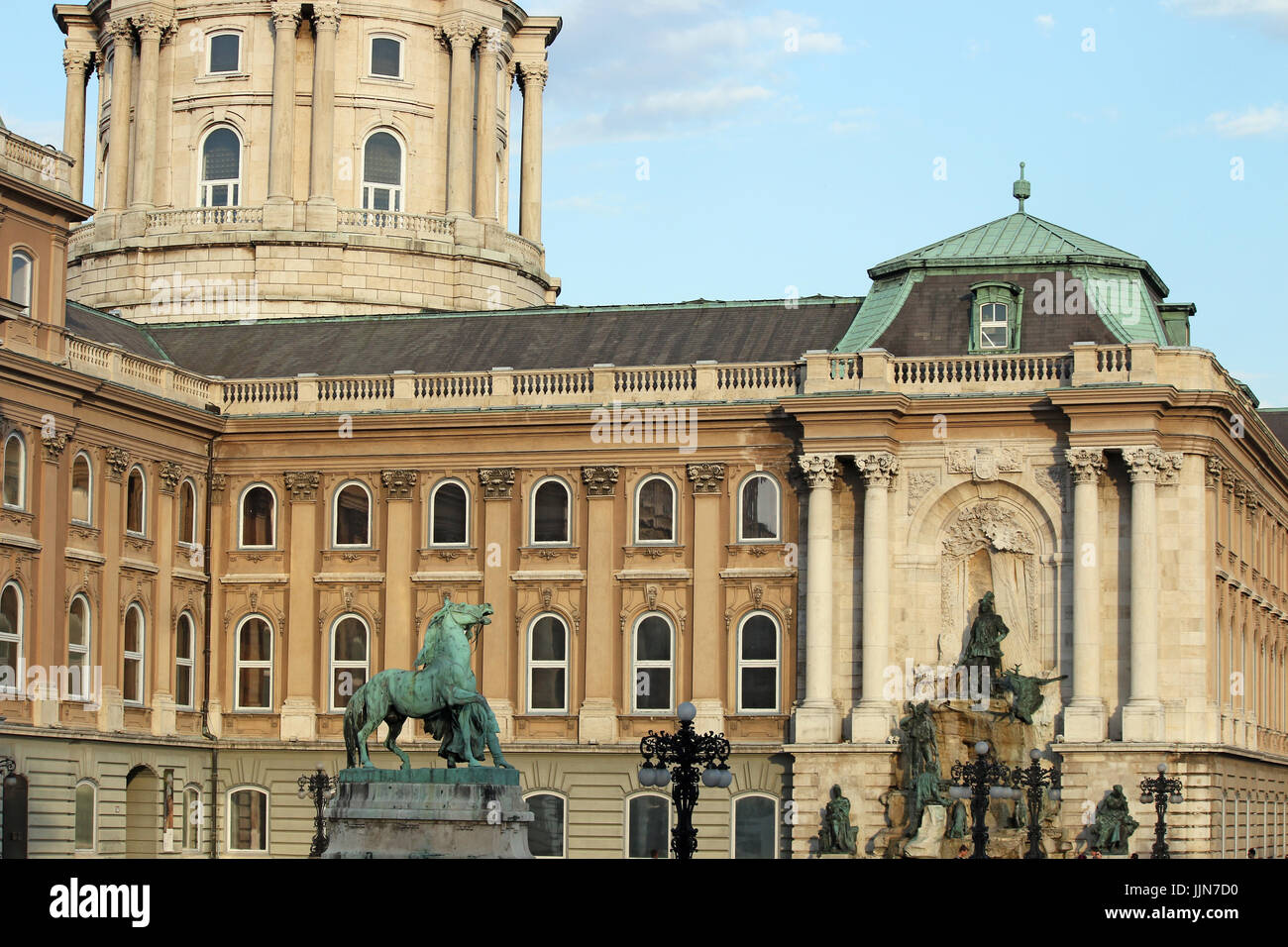 Buda royal castle with fountain and horse statue Stock Photo - Alamy