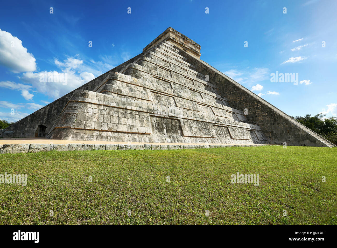 Great Ball Court and Temple of the Bearded Man, Chichen Itza, Mexico ...