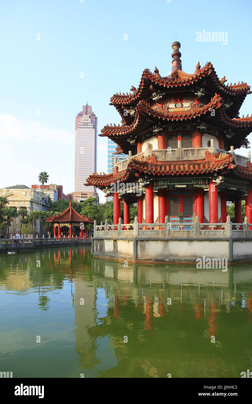 Shin kong life tower hi-res stock photography and images - Alamy