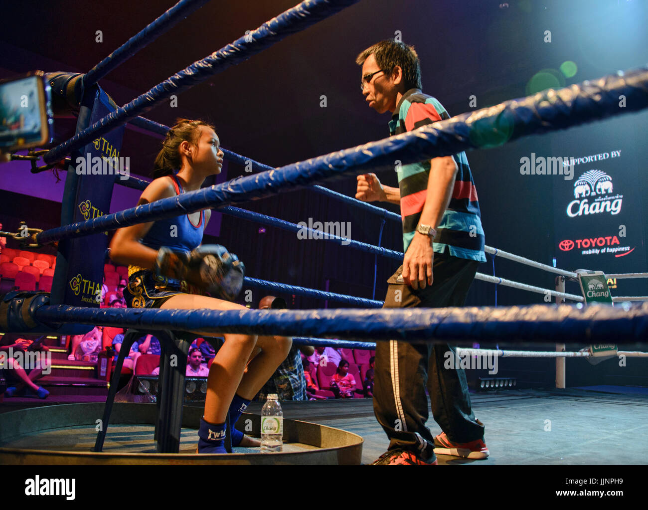 Muay thai ring hi-res stock photography and images - Alamy