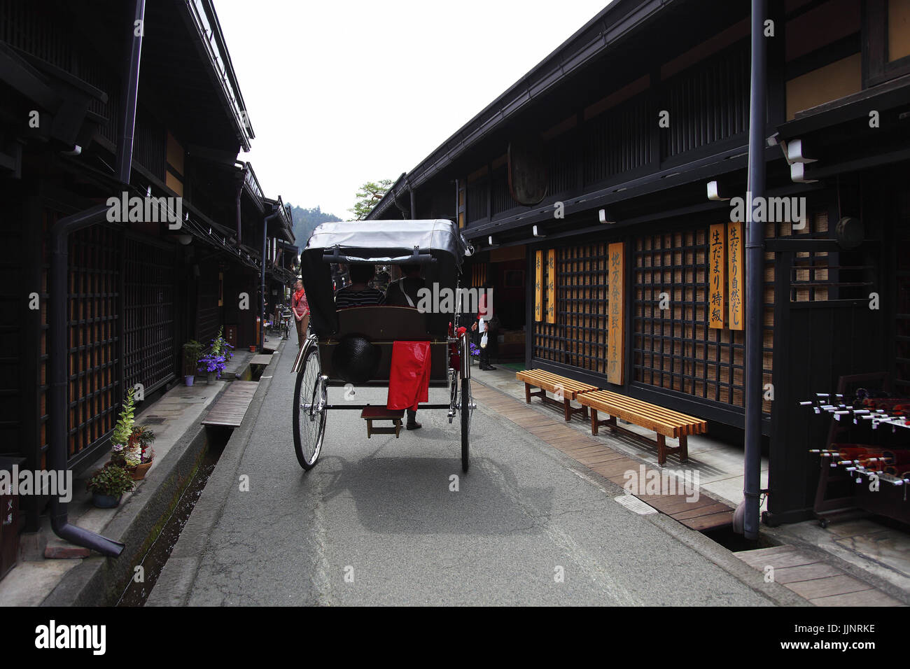 Takayama japan sanmachi suji hi-res stock photography and images - Alamy