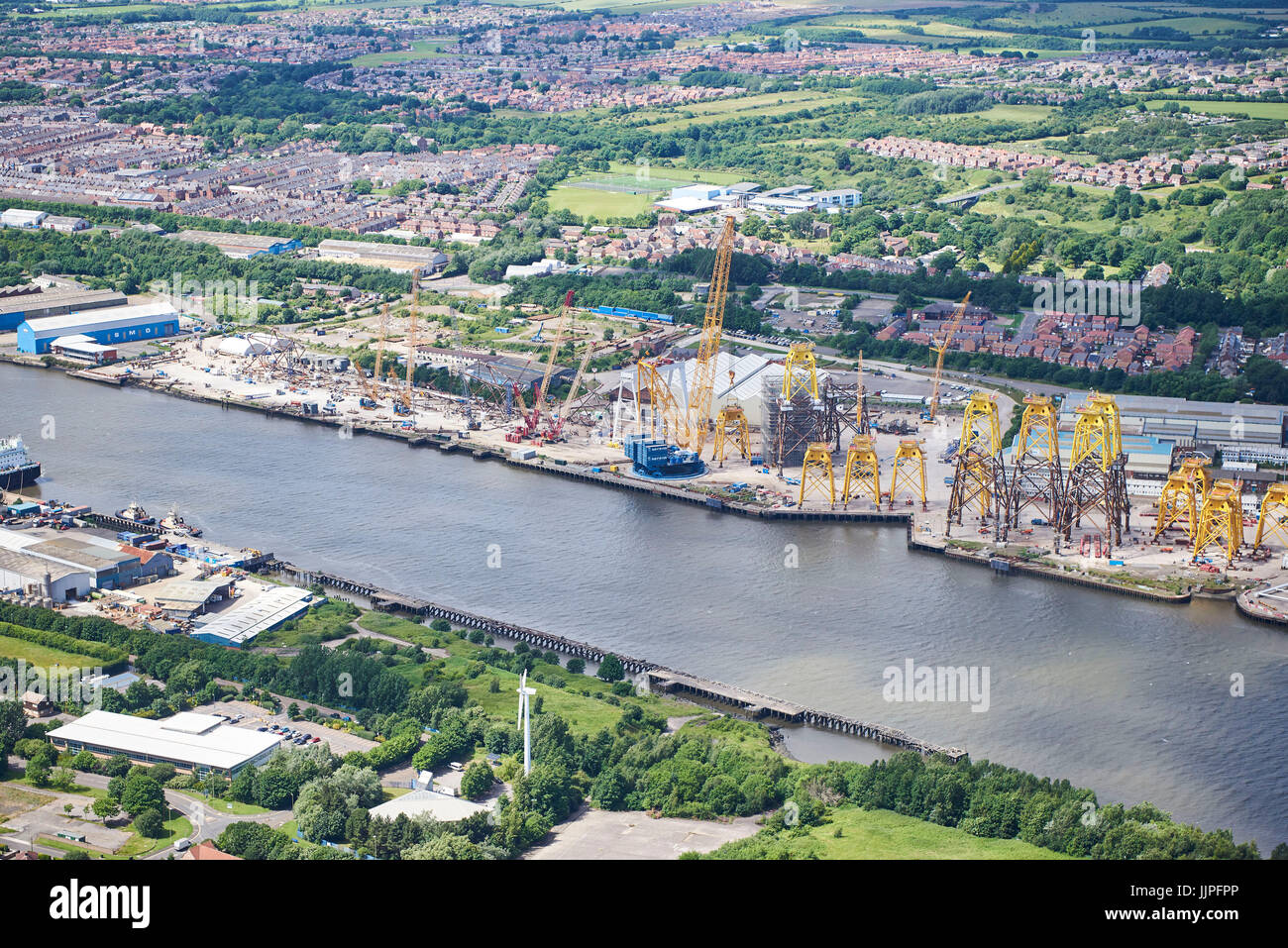Oil rig yard on The River Tyne, Jarrow, Newcastle Upon Tyne, North East ...