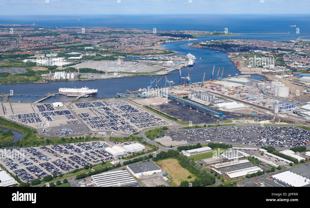 The River Tyne, and Port of Tyne, South Shields, North East England, UK ...