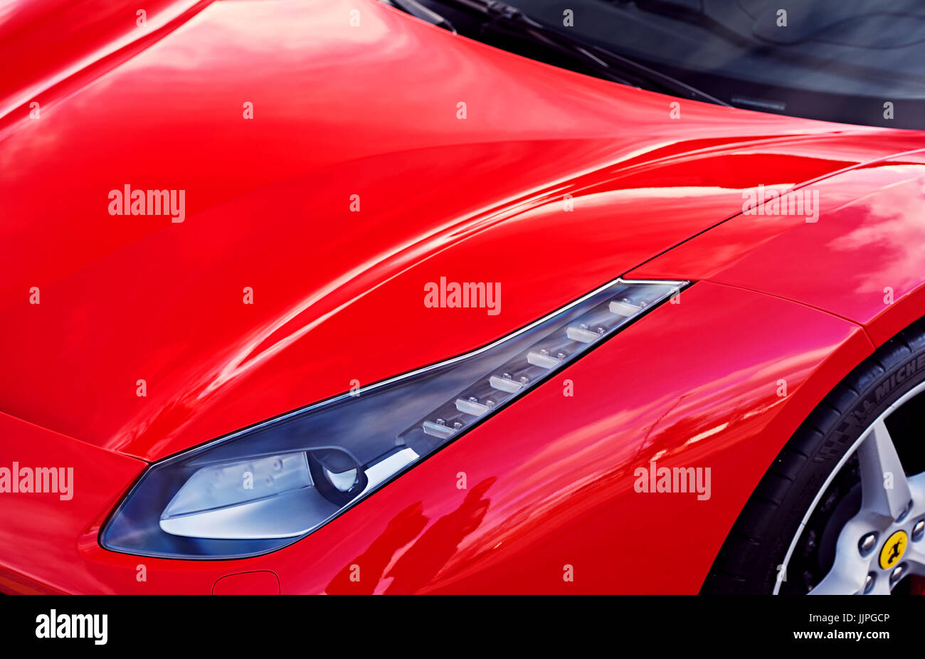 Bonnet on red ferrari hi-res stock photography and images - Alamy