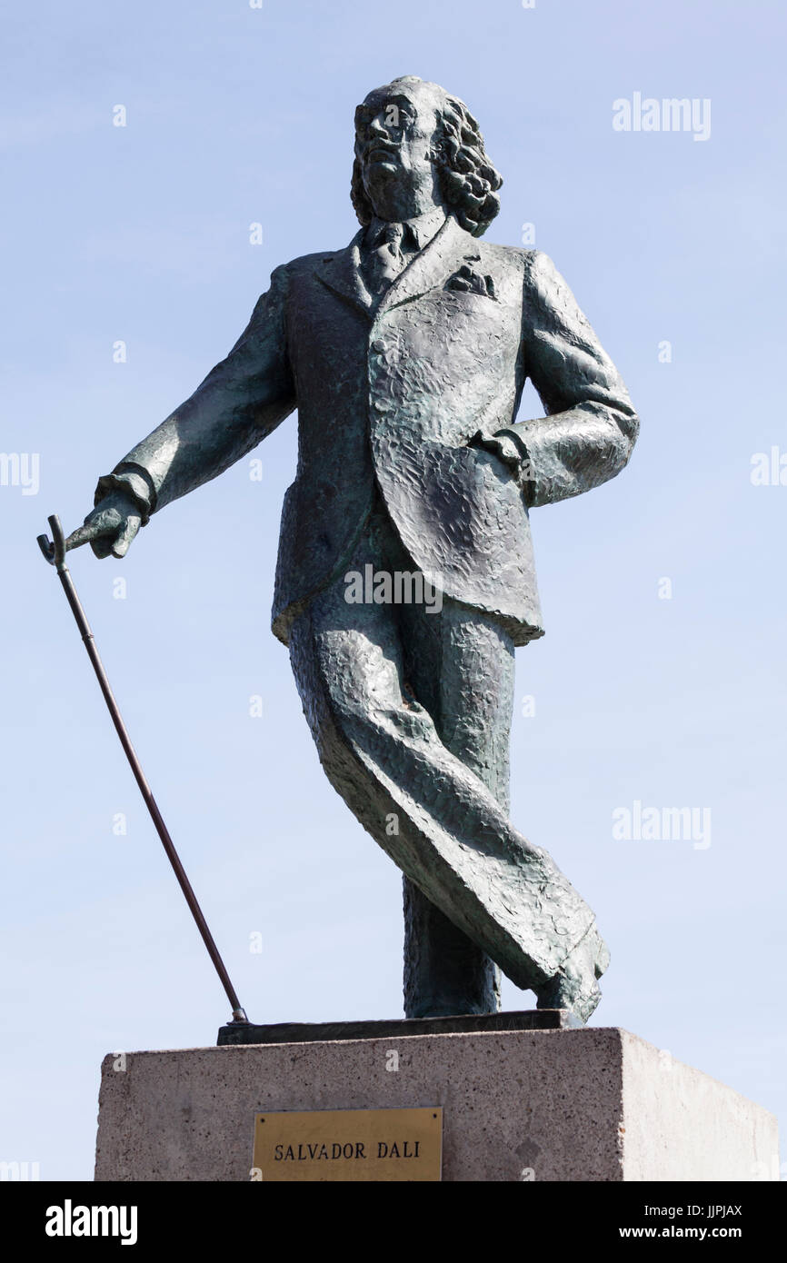 Statue of Salvador Dali in Cadaques on the Costa Brava Stock Photo - Alamy