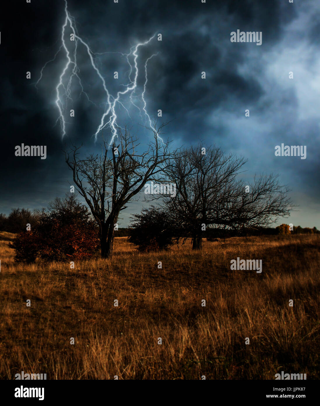 Stormy night heavy rain lightning hi-res stock photography and images ...