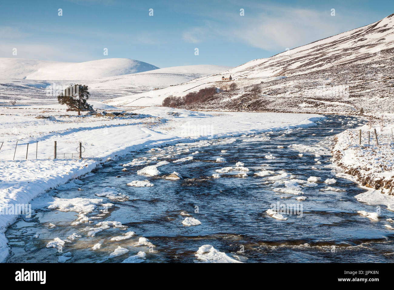 Icy River Gairn and mountains in Aberdeenshire Stock Photo - Alamy