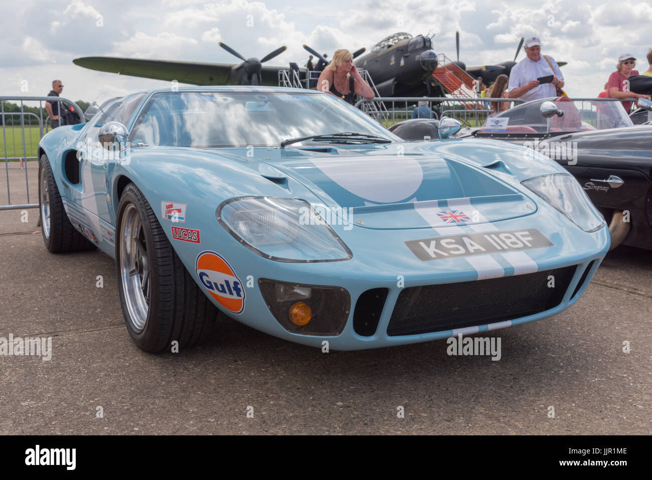 Blue ford gt40 hi-res stock photography and images - Alamy