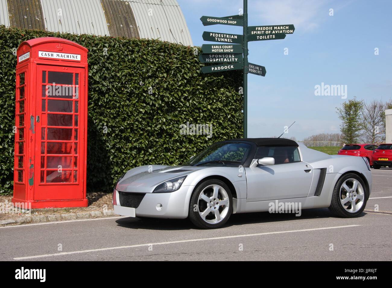 Money green car hi-res stock photography and images - Alamy