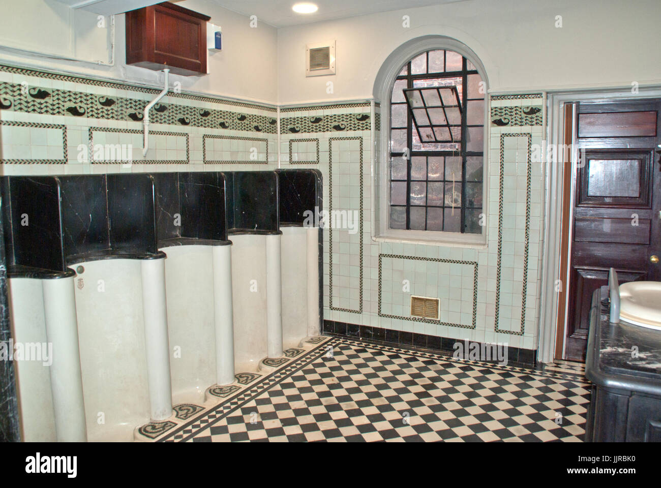 Pizza Express York Gentlemen's toilet Stock Photo - Alamy