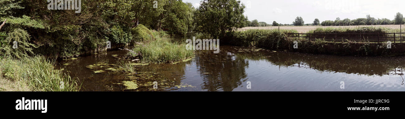 river waveney at ellingham norfolk suffolk border Stock Photo - Alamy