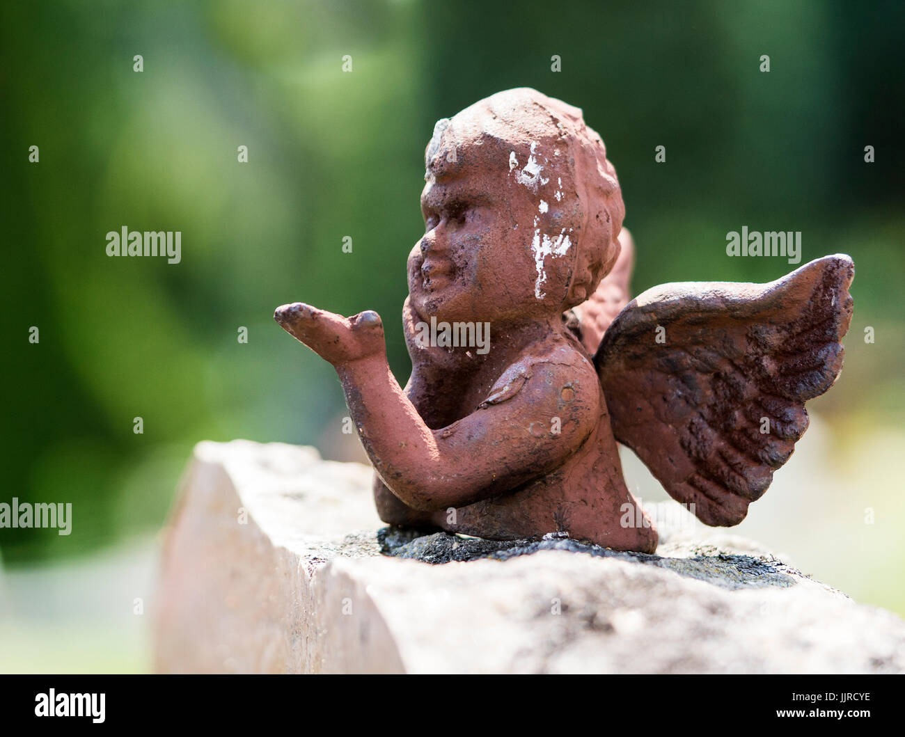 Stone angel head hi-res stock photography and images - Alamy