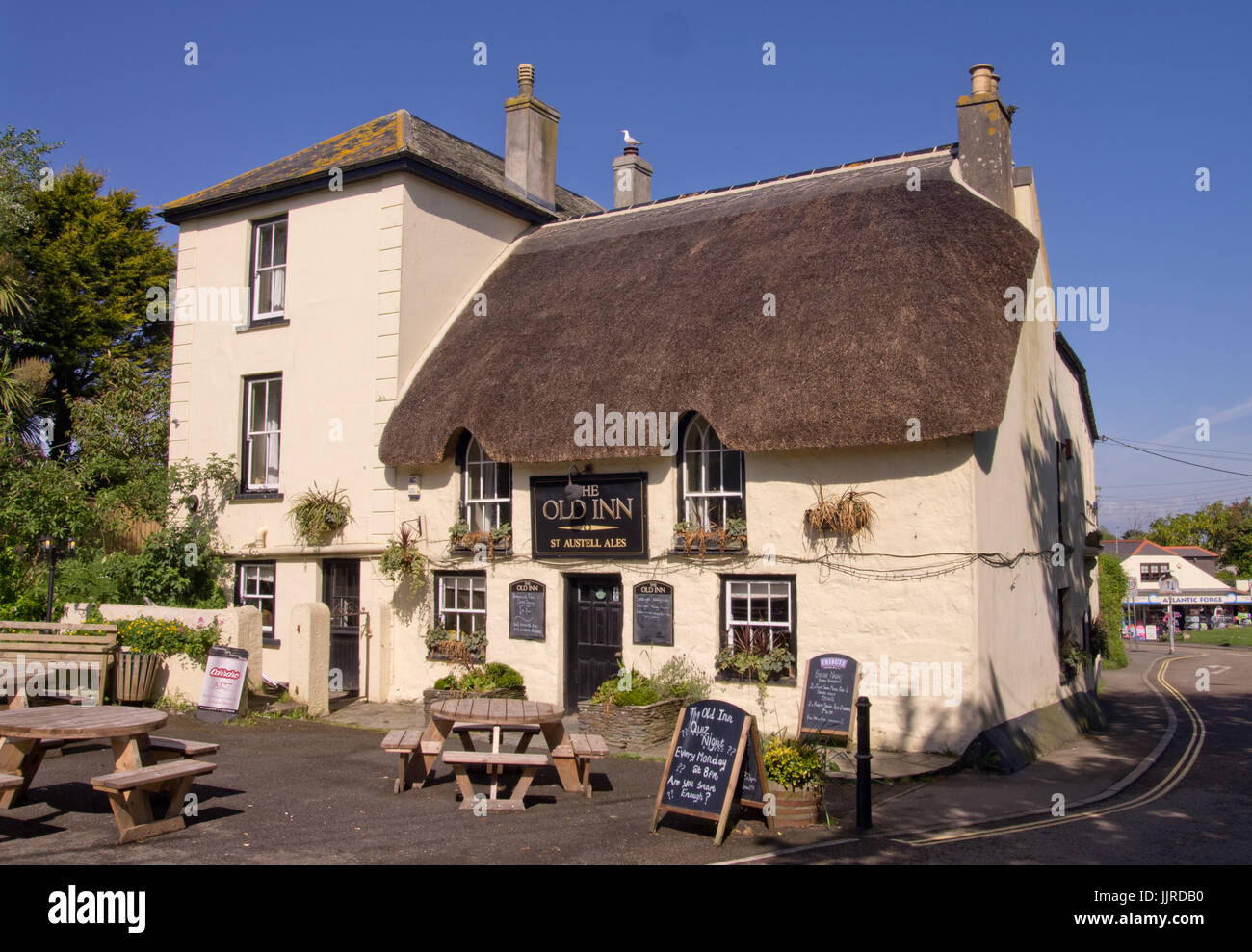 Very old inn hi-res stock photography and images - Alamy