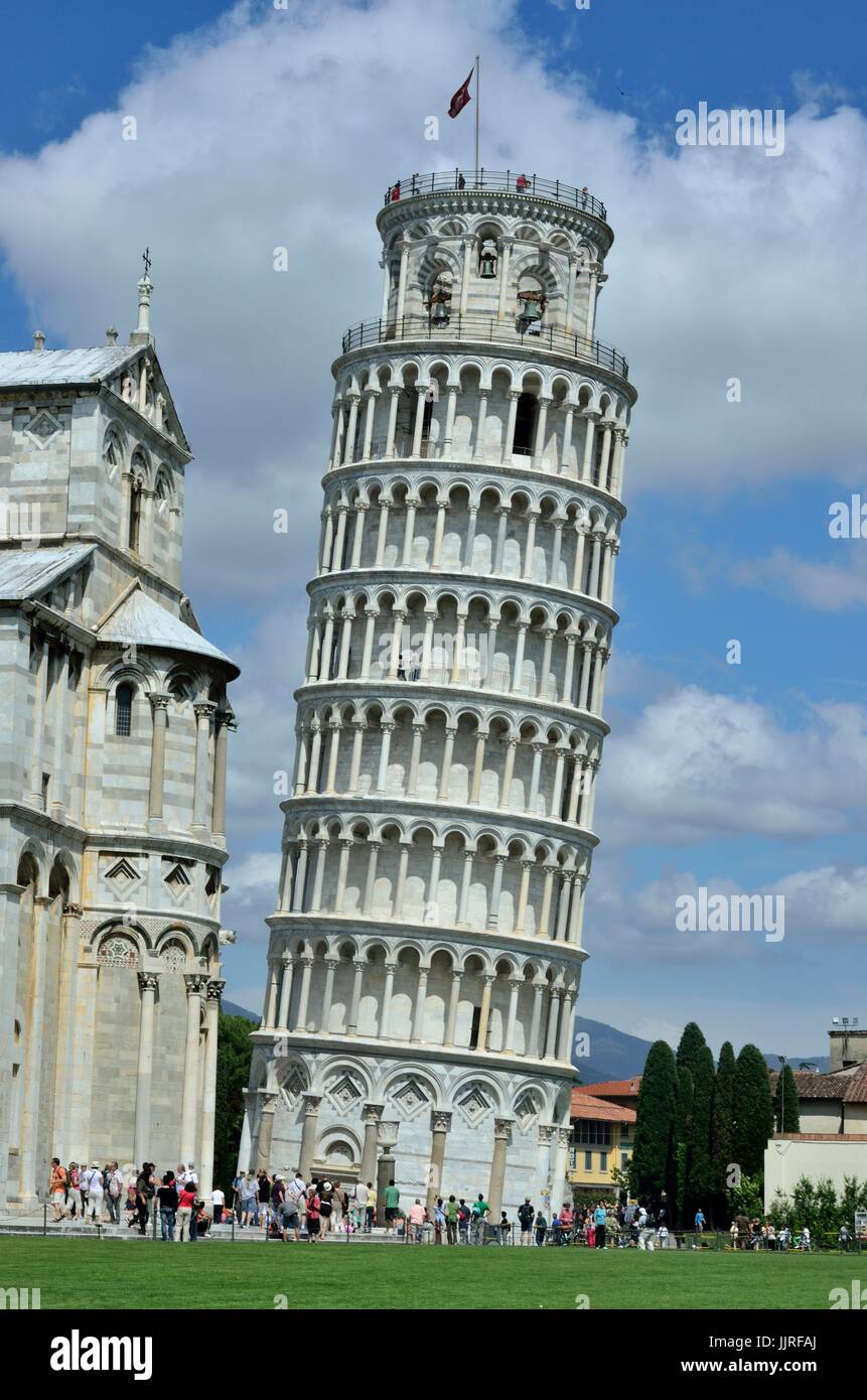 Pisa tower tilt hi-res stock photography and images - Alamy