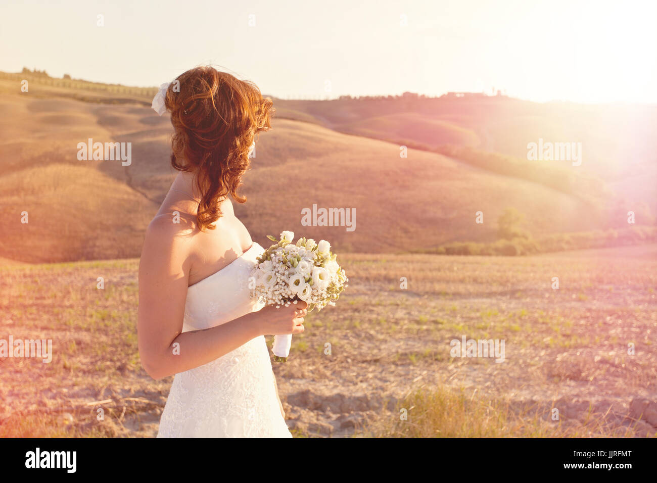 Bride in countryside hi-res stock photography and images - Alamy