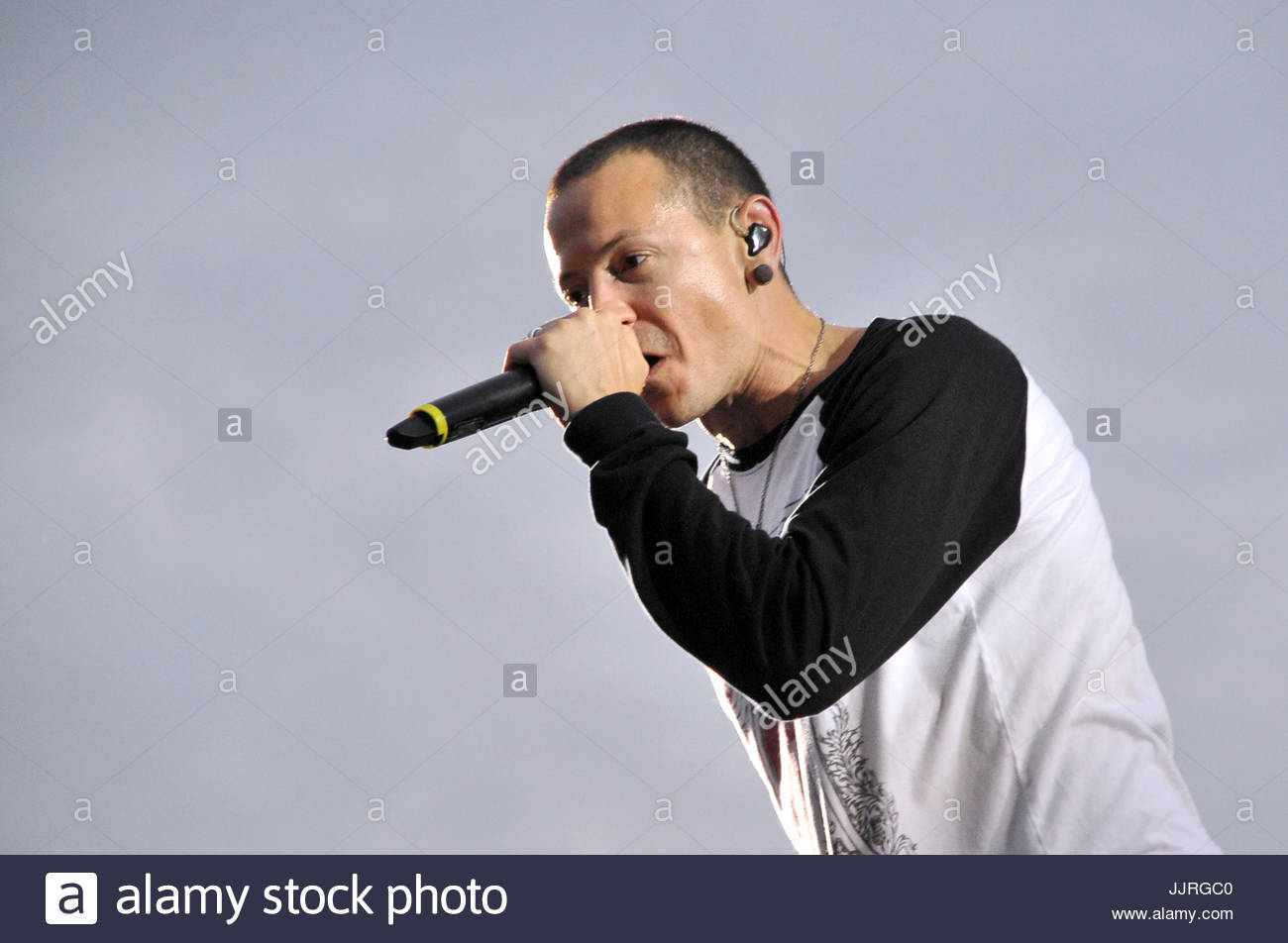 Chester Bennington Death Stock Photos & Chester Bennington Death Stock ...