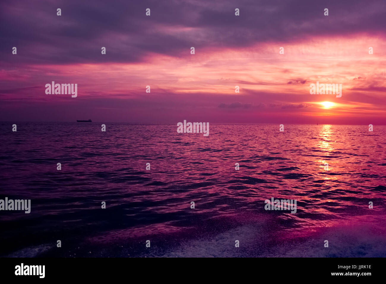 Purple atmosphere hi-res stock photography and images - Alamy