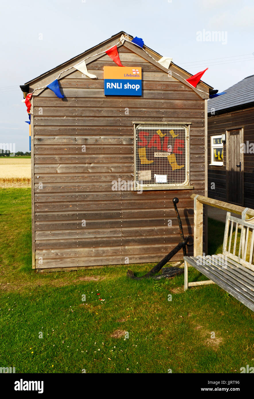 The RNLI shop by the lifeboat station at Cart Gap Road, Happisburgh ...