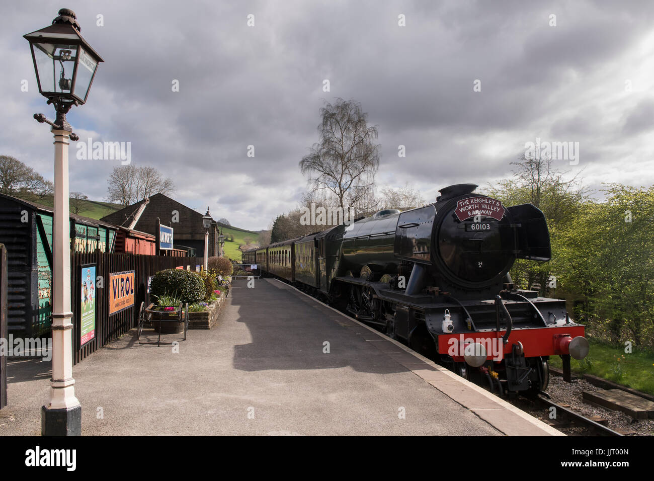 Iconic steam locomotive, LNER Class A3 60103 Flying Scotsman, on tracks ...
