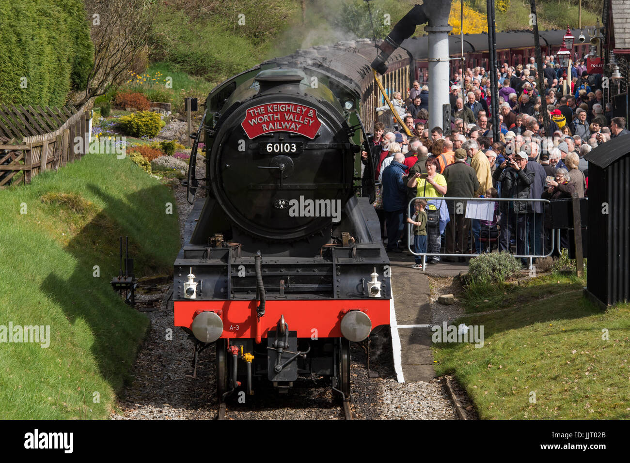 Crowds of people view iconic steam locomotive 60103 Flying Scotsman ...