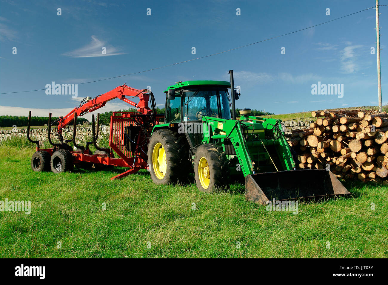 1986 John Deere 2140 tractor Stock Photo - Alamy