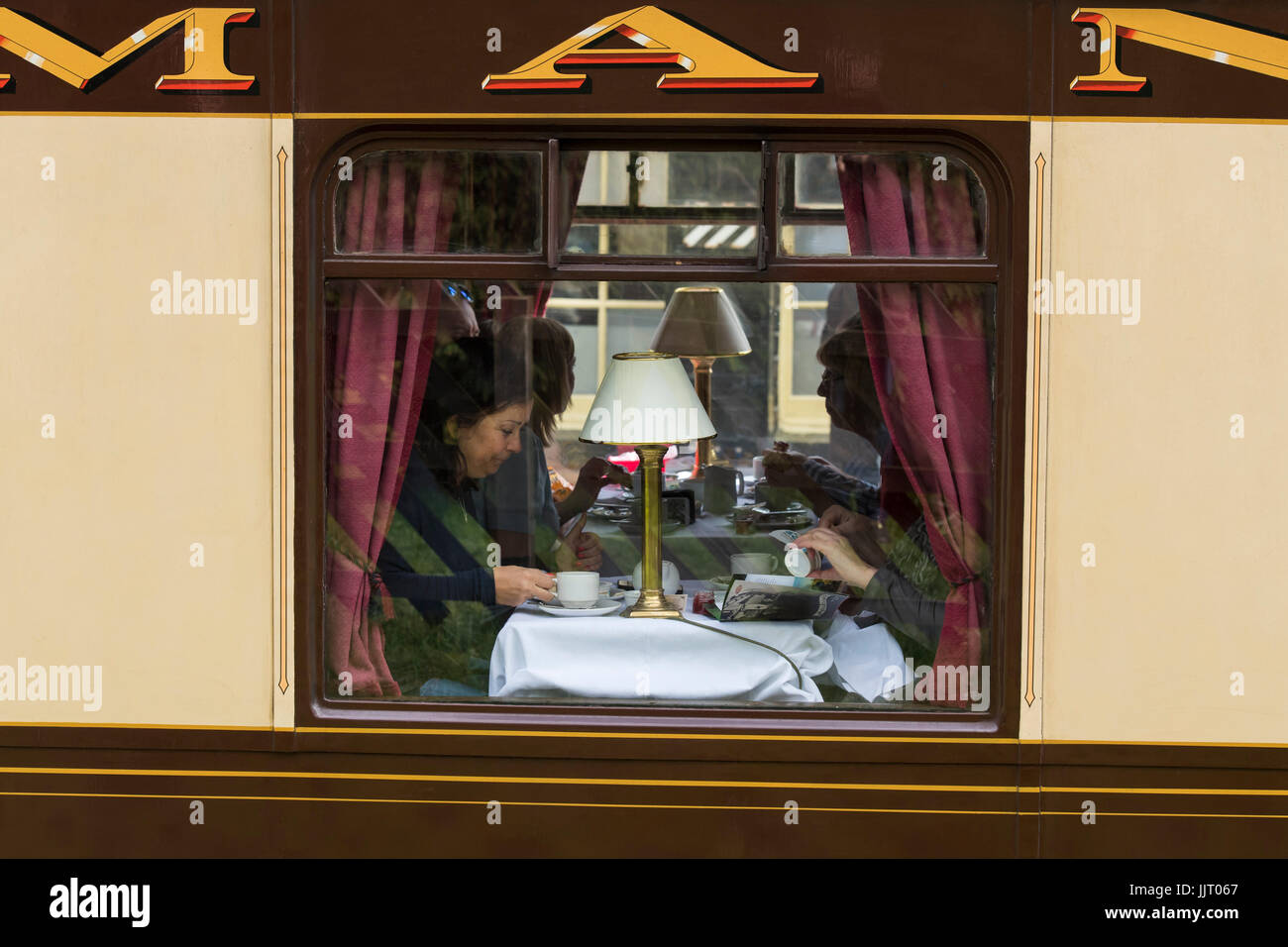 Pullman train hi-res stock photography and images - Alamy