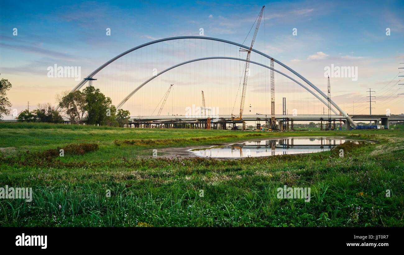Hunt building dallas hi-res stock photography and images - Alamy