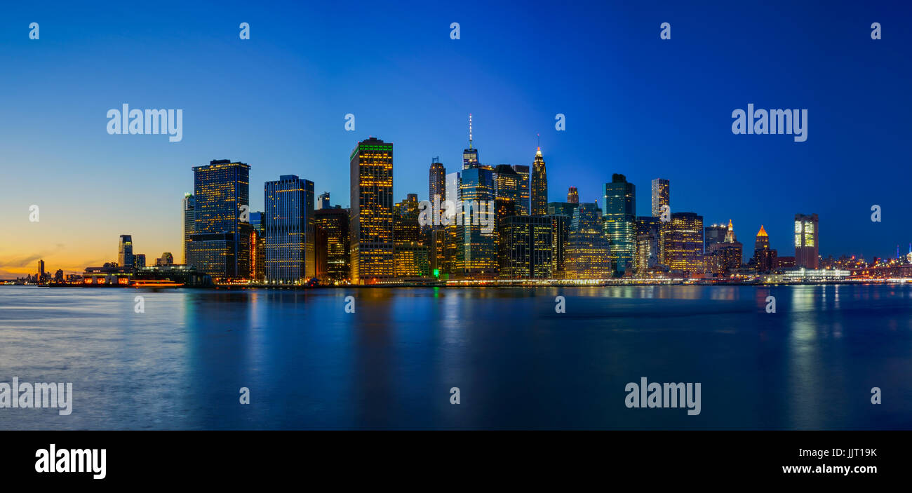 Aerial top view brooklyn bridge hi-res stock photography and images - Alamy